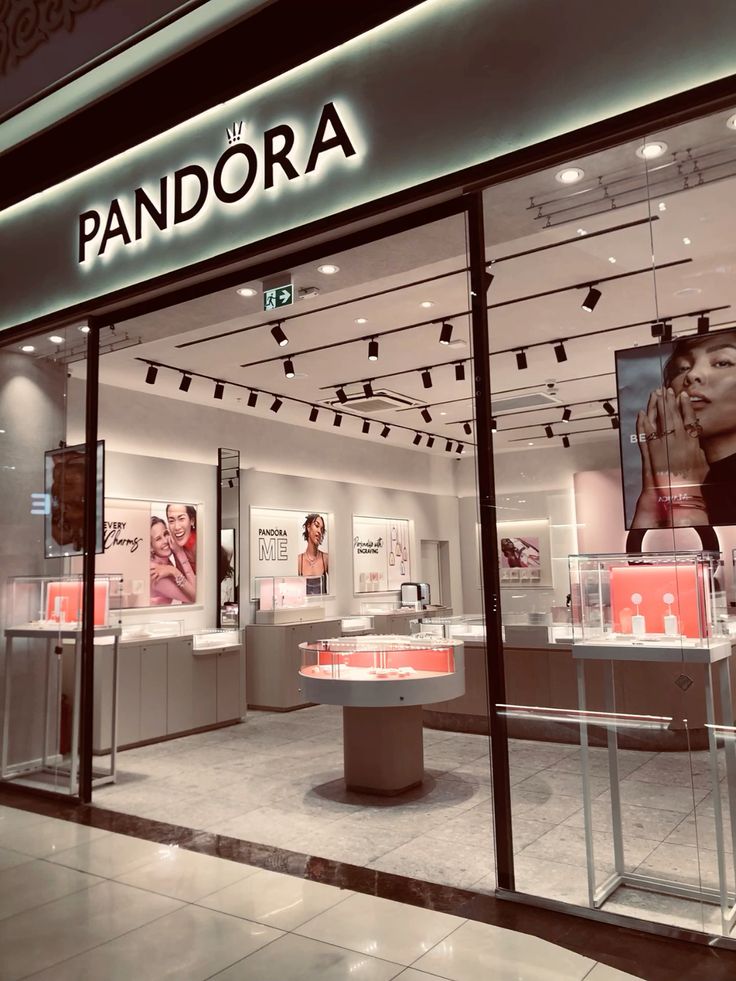 ธุรกิจทั่วไปสับสน แต่ Pandora ยักษ์ใหญ่อัญมณีมีฐานผลิตในไทย มีกลยุทธ ...